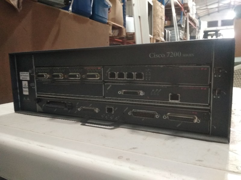 Leilão Online - Roteador CISCO 7200 SERIES