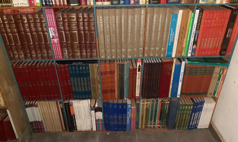 Leilão Online - Coleção lote de livros de biblioteca