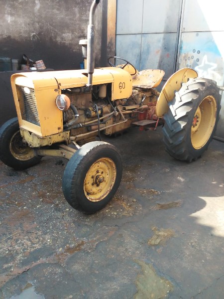 Leilão Online - TRATOR VALMET 360 ANO 1964