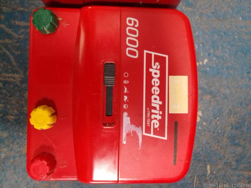 Leilão Online - Lote com: 16 uni. Eletrificadoras Speedrite 6000