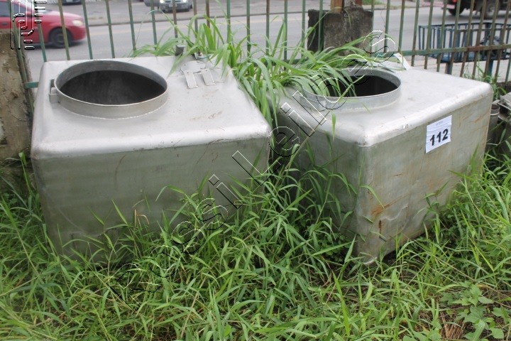 Leilão Online - 2 CONTAINERS EM AÇO INOX. CAP. 1000 L, DIM. 1X1,15X