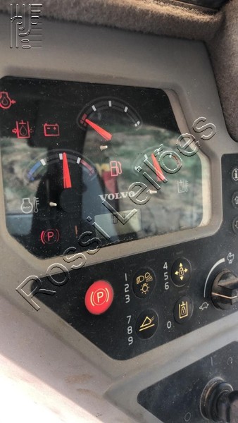 Leilão Online - [ VÍDEO ] MINI CARREGADEIRA VOLVO. MOD. MC 60C. ANO