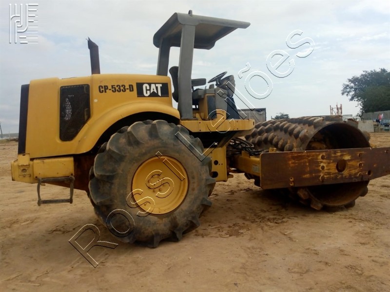 Leilão Online - Rolo Compactador Caterpillar, CP 533-D ANO / MOD: