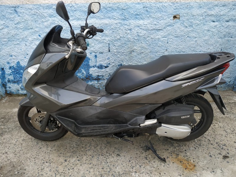 Leilão Online - HONDA/PCX 150; 2015/2016; CINZA; GASOLINA - FUNCIONAN