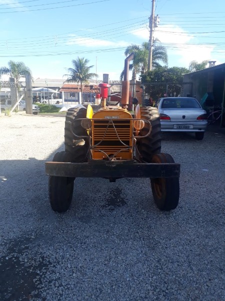 Leilão Online - veja o vídeo!! TRATOR VALMET 360; ANO 1960 (APROX.)