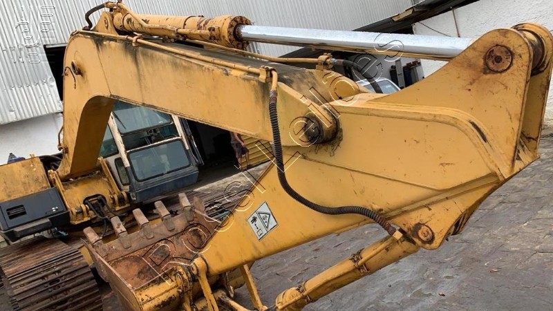 Leilão Online - Escavadeira Komatsu PC 150 SE. Equipamento original.