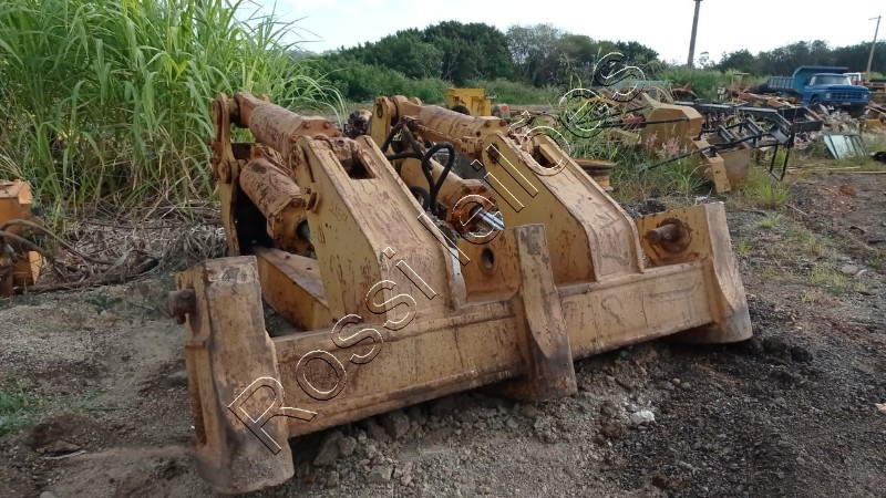 Leilão Online - [ VÍDEOS ] Ripper (Escarificador de D8)