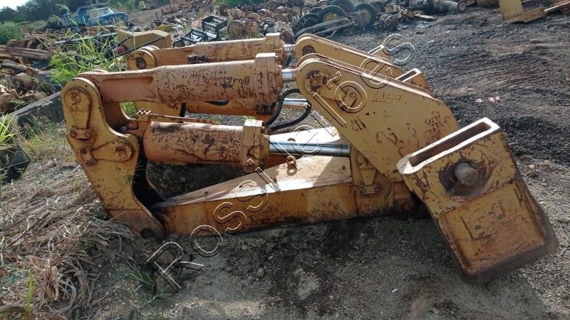 Leilão Online - [ VÍDEOS ] Ripper (Escarificador de D8)