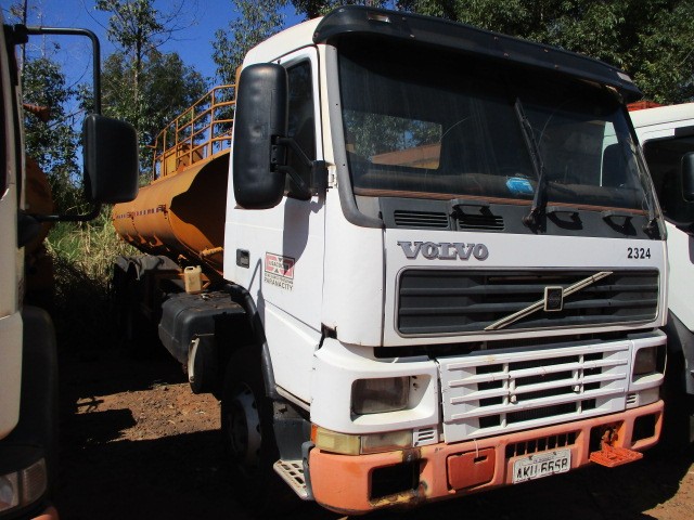 Leilão Online - VOLVO FM12 380 6X4R - 2003/2003 - LOC: Paranacity, P