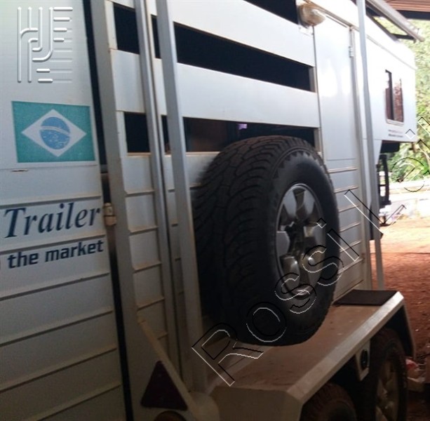 Leilão Online - Reboque/ Carroceria fechada Halley Team Hope. Ano 201