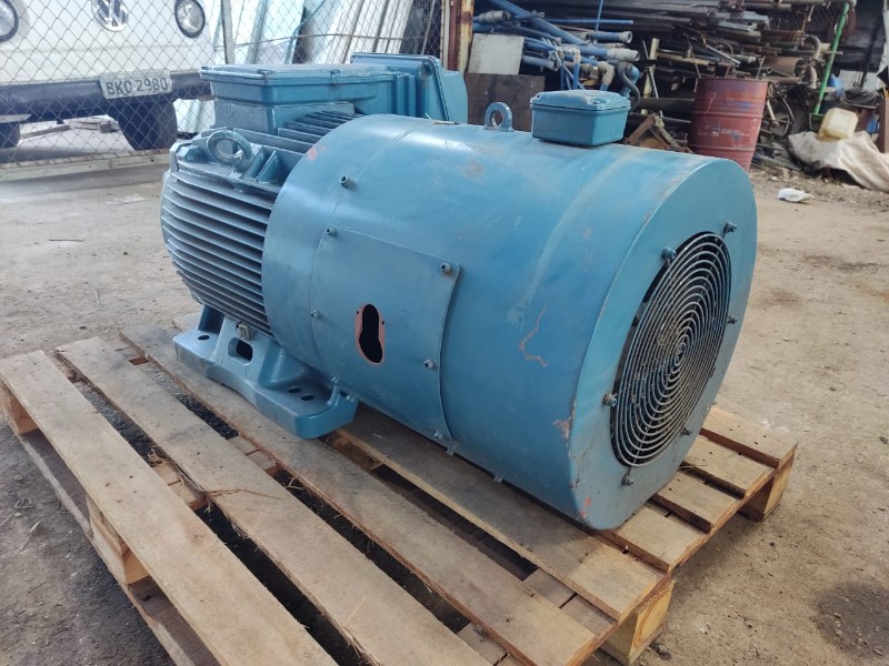 Leilão Online - MOTOR ELÉTRICO WEG W22 PLUS 75HP 6 POLOS 1100 RPM 44