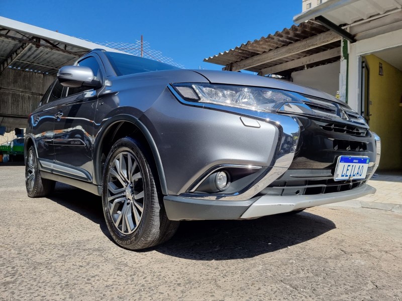 Leilão Online - veja o vídeo!! I/MMC OUTLANDER 3.0 GT; 2015/2016; CI