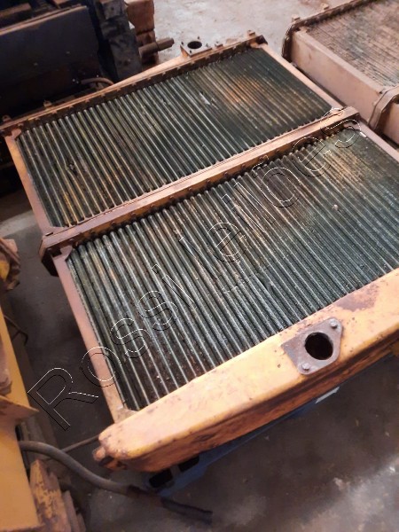 Leilão Online - [ VÍDEO ] Radiador trator de esteira Caterpillar D8