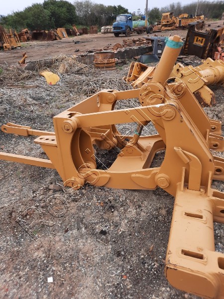 Leilão Online - [ VÍDEO ] Ripper Motoniveladora Caterpillar 140H