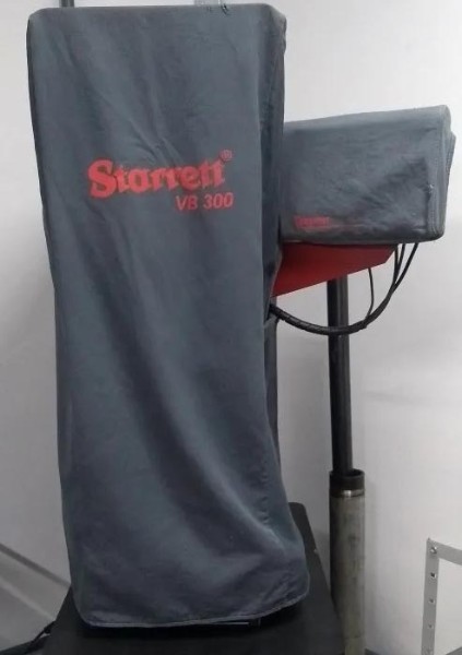 Leilão Online - PROJETOR DE PERFIL VERTICAL STARRET VB300