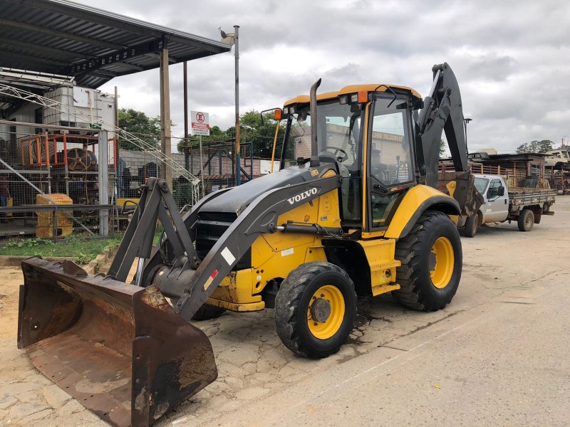 Leilão Online - [Vídeo] Retro Volvo BL-70b 2013 - 4x4 bloqueio - c