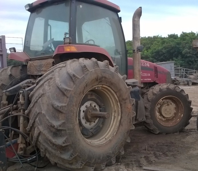 Leilão Online - CASE MX 270 MAGNUM 4X4, ANO 2006, SÉRIE Z6CF13865, F