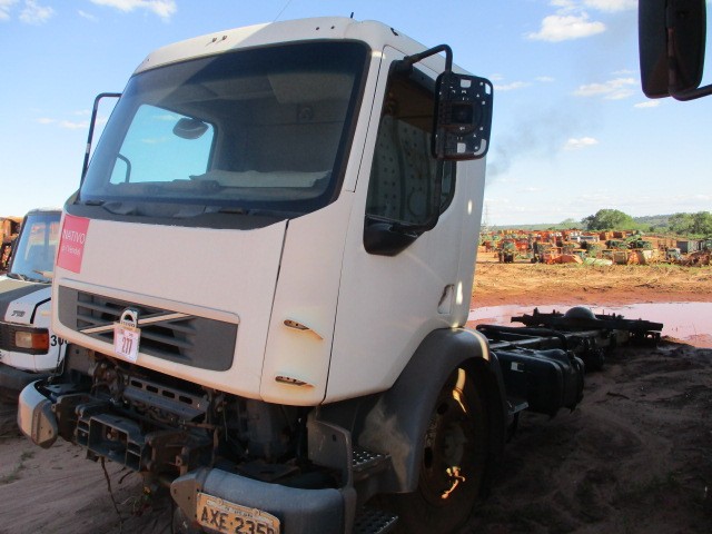 Leilão Online - VOLVO VM 330 6X4 R ;ANO 2013\2013 ;FR.: 3361 ;LOC.: