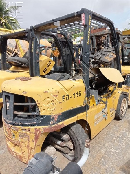 Leilão Online - Empilhadeira diesel ,yale ,GP090VX, ano 2015, códig