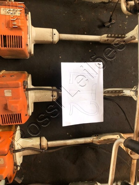 Leilão Online - Roçadeira Stihl FS 220 a gasolina