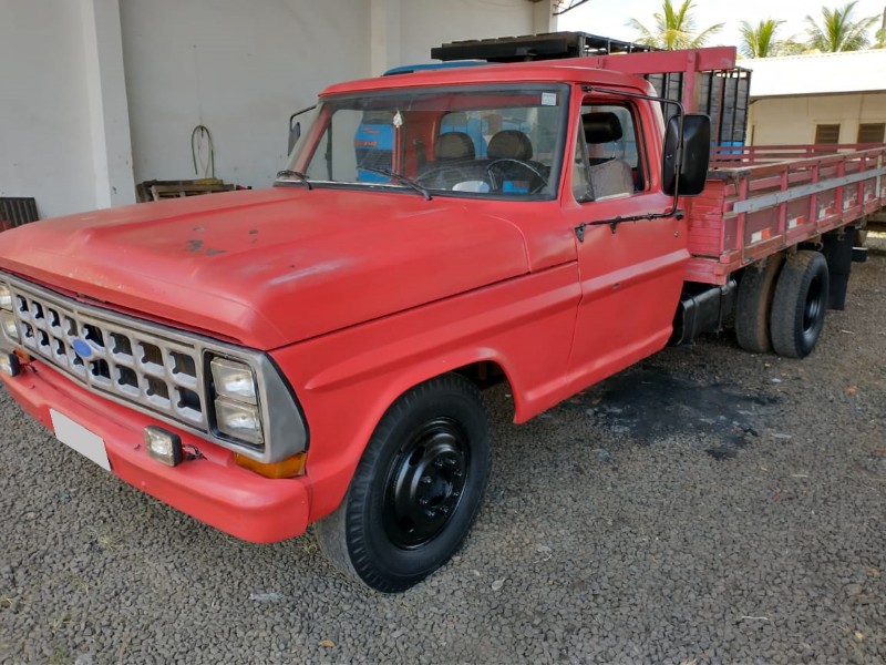 Leilão Online - FORD/F2000; 1980/1981; VERMELHA; DIESEL; MOTOR MWM 22