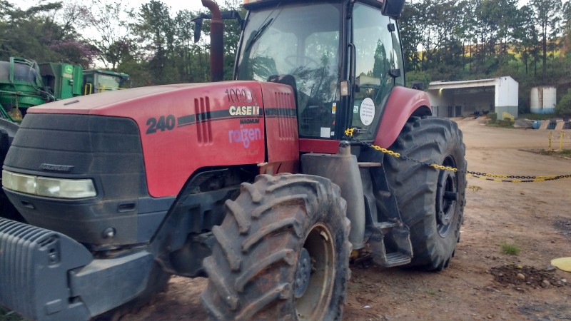Leilão Online - CASE MX 240 MAGNUM 4X4), FR100050, UND SÃO FRANCISC