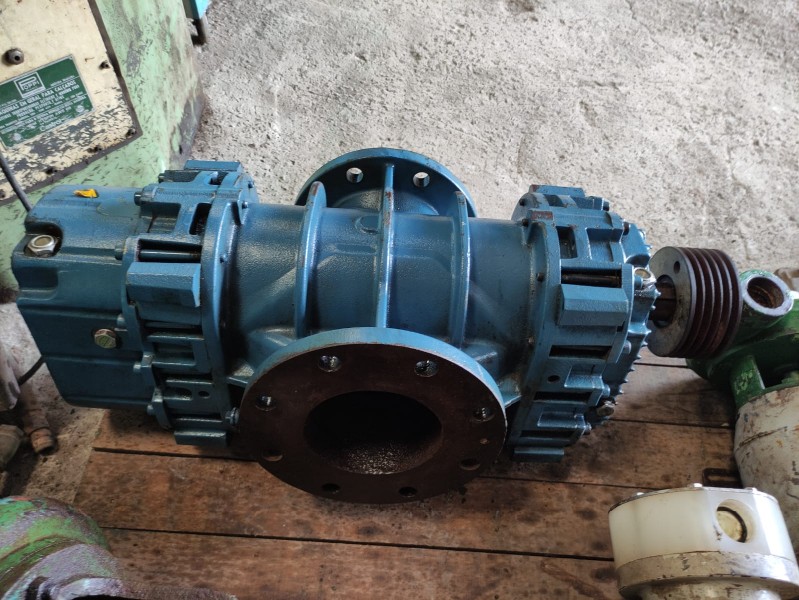 Leilão Online - SOPRADOR COMPRESSOR ROBUSCHI