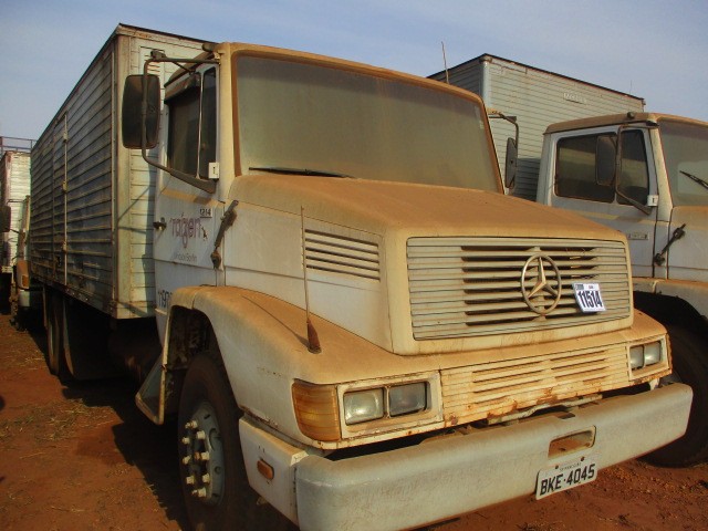 Leilão Online - CAMINHÃO M.BENZ L1214, CARROC BAÚ C/ MOTO-GERADOR,