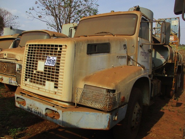 Leilão Online | CAMINHÃO VOLVO NL10- 280, CARROC. TANQUE, ANO 1990,