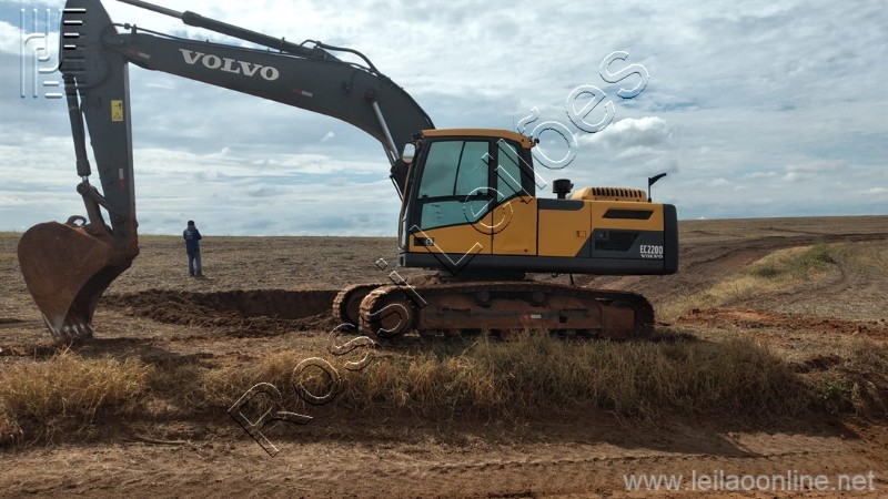 Leilão Online - [ VÍDEO ] Escavadeira Volvo Ec 220D Ano 2015 Operaci