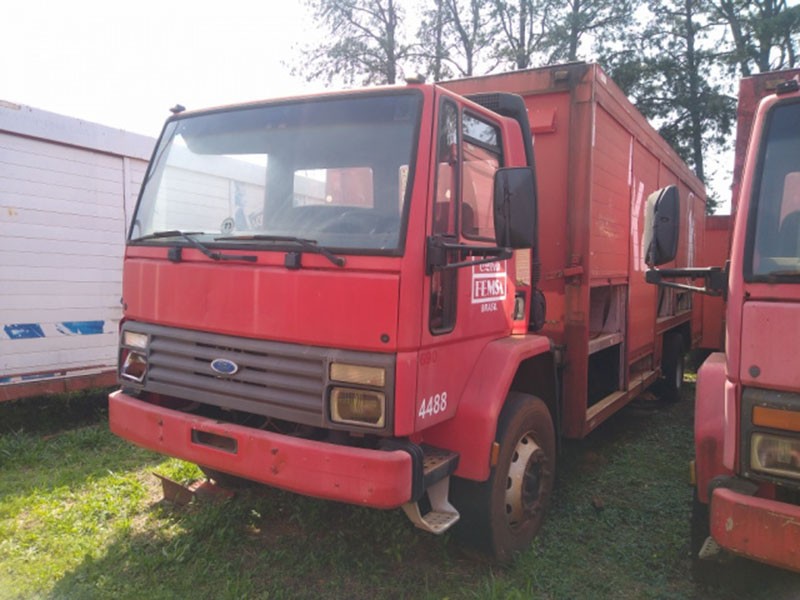 Leilão Online - FORD CARGO 1617, ANO 1994/1995 - VERMELHA - DIESEL