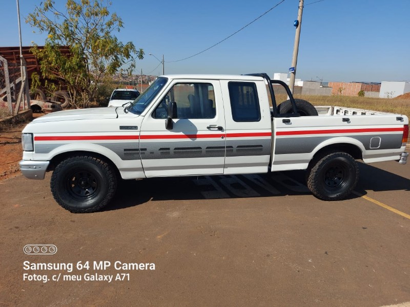 Leilão Online - CAMINHONETE IMP/FORD F1000 4.9I SCS; 1995/1995; BRANC