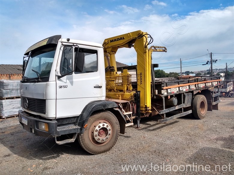 Leilão Online | [ VÍDEO ] Caminhão Mercedes Benz 1714 Ano 1994. M