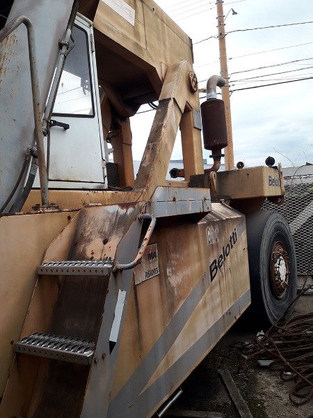 Leilão Online - REACH STACKER BELOTTI 40 TONS - LOC. VIANA/ES