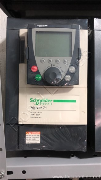 Leilão Online - Inversor de frequência Schneider Altivar 71, 5hp 38