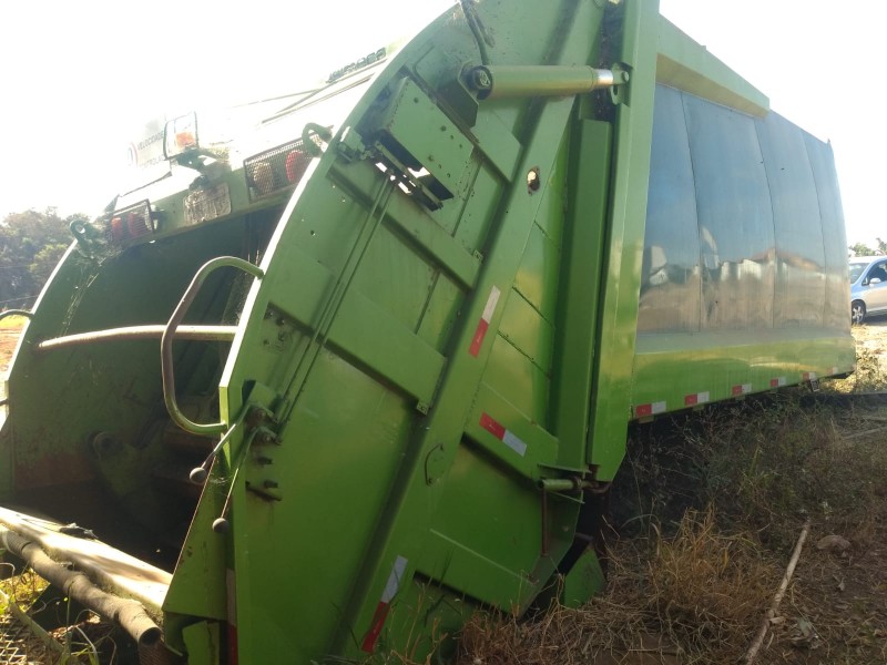 Leilão Online - Compactador Ano 2014 - 19 metros cúbicos Usimeca