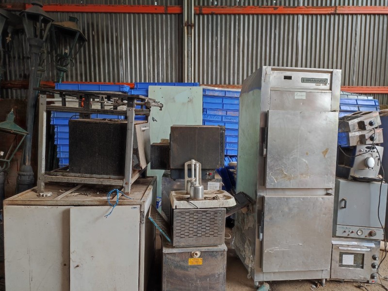 Leilão Online - Lote com: 11 peças diversas