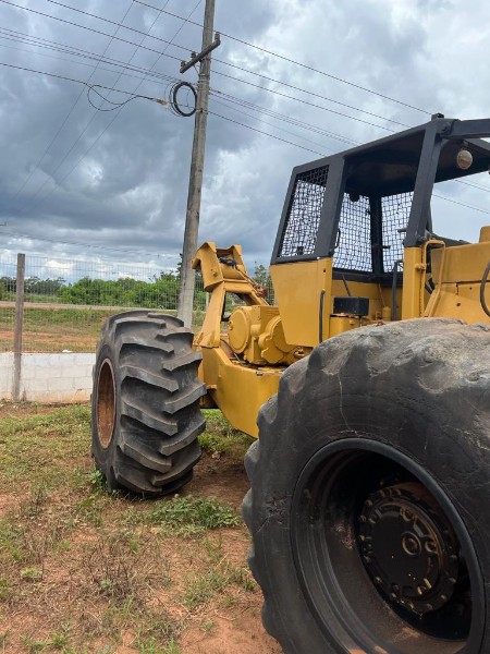 Leilão Online - Skider caterpillar modelo 528 B com guincho - ano ap