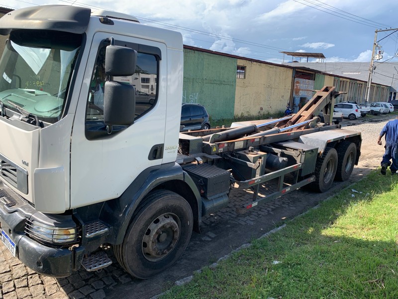 Leilão Online - Caminhão Volvo vm 330 6x4R 2012/2012 - Com Roll-on G