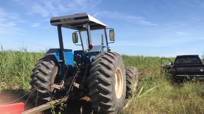 Leilão Online - [vídeo] Trator New Holland 8030