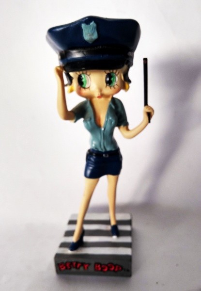 Leilão Online - Betty Boop policial da coleção Show collection, Ed