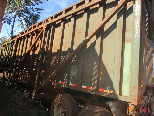 Leilão Online - SEMI-REBOQUE RANDON SR CA, ANO 2002/2002, VERDE. - F