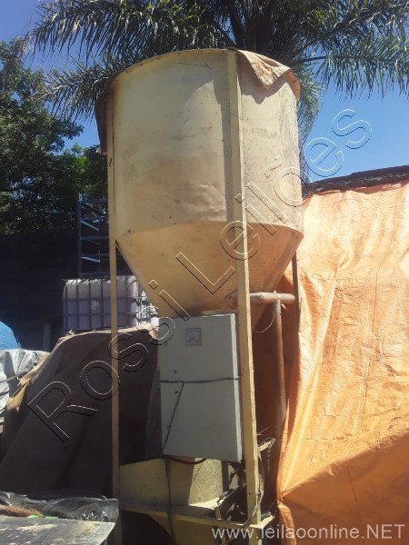 Leilão Online - MISTURADOR E SECADOR COM ROSCA INTERNA