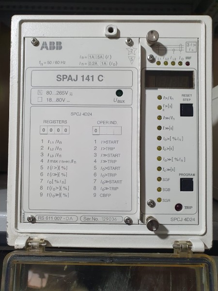 Leilão Online - Lote com: 01 rele ABB SPAJ 141 C; 01 rele ABB SPAJ