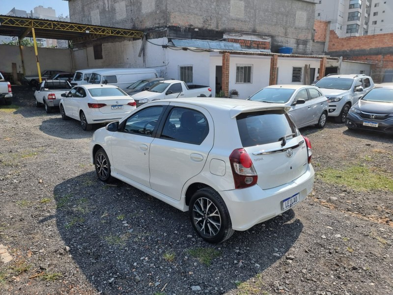 Leilão Online - veja o vídeo!! TOYOTA/ETIOS HB PLT15 AT; 2017/2018;