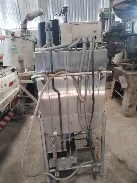 Leilão Online - MÁQUINA DE LAVAR LOUÇA INDUSTRIAL ECOLAB ES2000