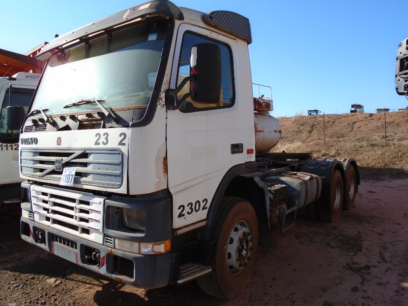Leilão Online - CAMINHÃO VOLVO FM12 420 6X4R, ANO 2002/2002, BRANCO