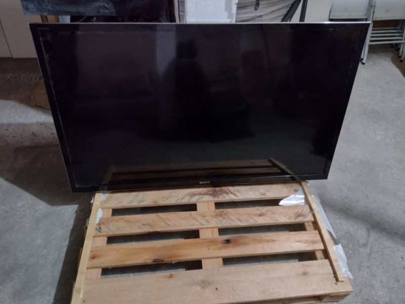 Leilão Online - LOTE COM MONITOR LG FLATON M237WA - PM; TV PHILCO 43