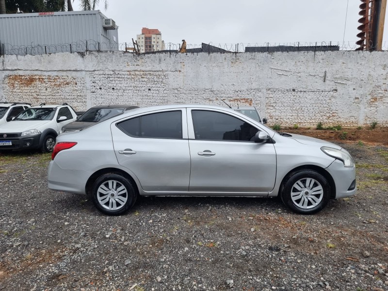 Leilão Online | veja o vídeo!! NISSAN/VERSA 10; 2018/2019; PRATA; AL