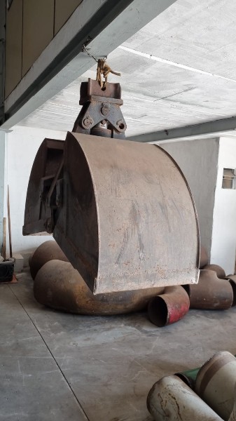 Leilão Online - CONCHA CLAMSHELL; CAPACIDADE APROXIMADA DE 0.5 M3